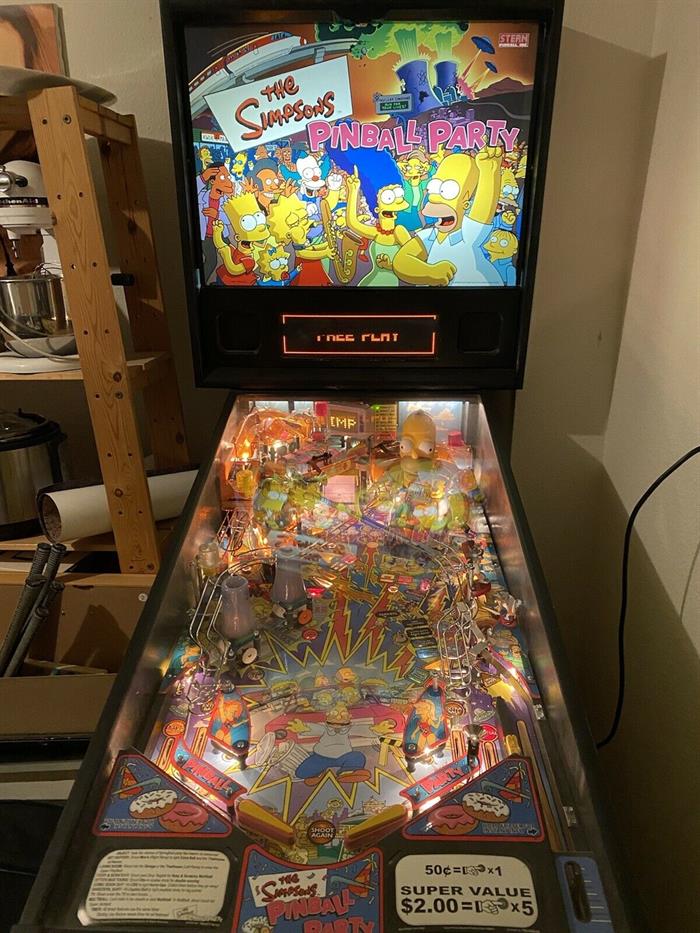 FLIPPER STERN SIMPSONS PINBALL PARTY