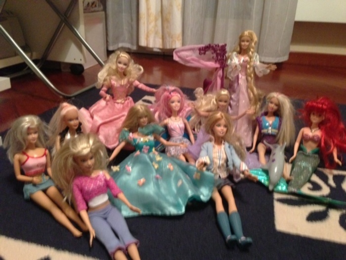 11 BARBIE DA COLLEZIONE IN OTTIMO STATO AL PREZZO DI UNA!