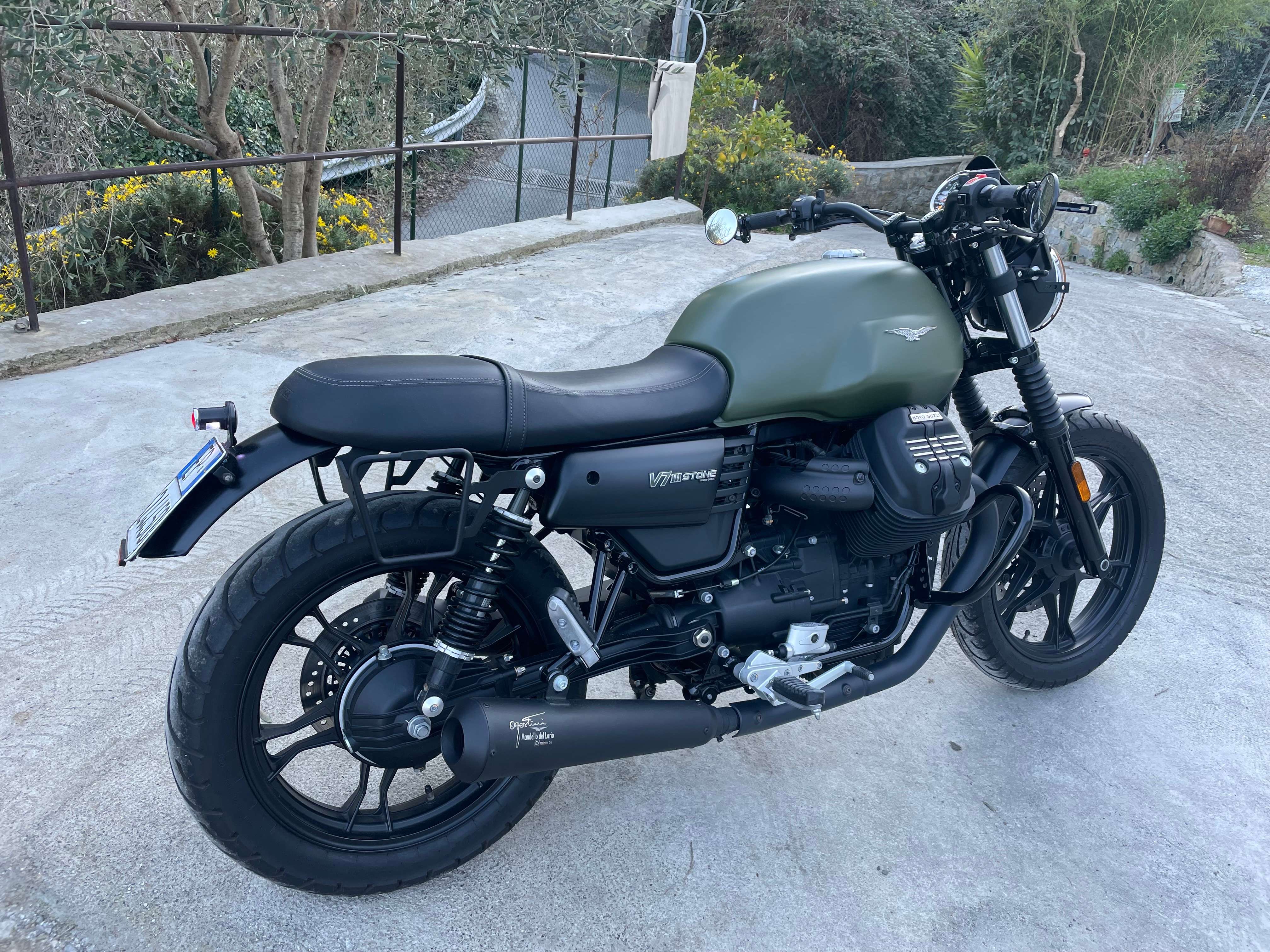 Moto Guzzi V 7III Stone