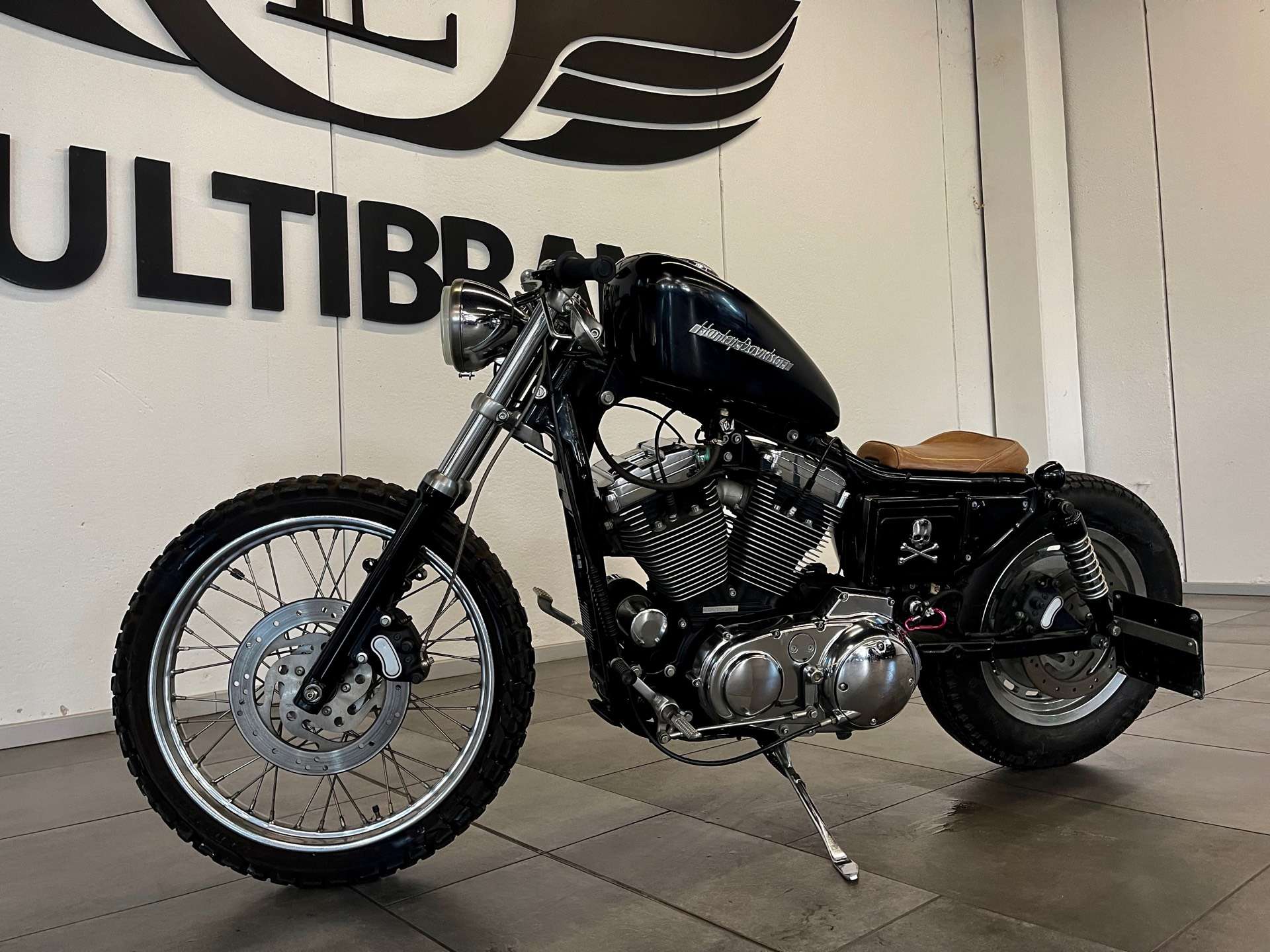 Harley-Davidson 1200 CustomCUSTOM UNICA CAFèRACER artigianale PEZZOUNICO