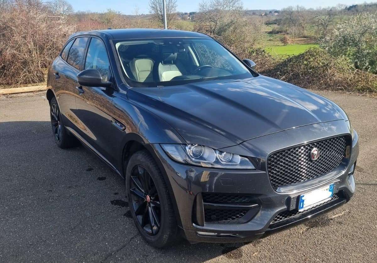 Jaguar F-Pace2.0 TDI 180 CV (132 KW) - R-Sport