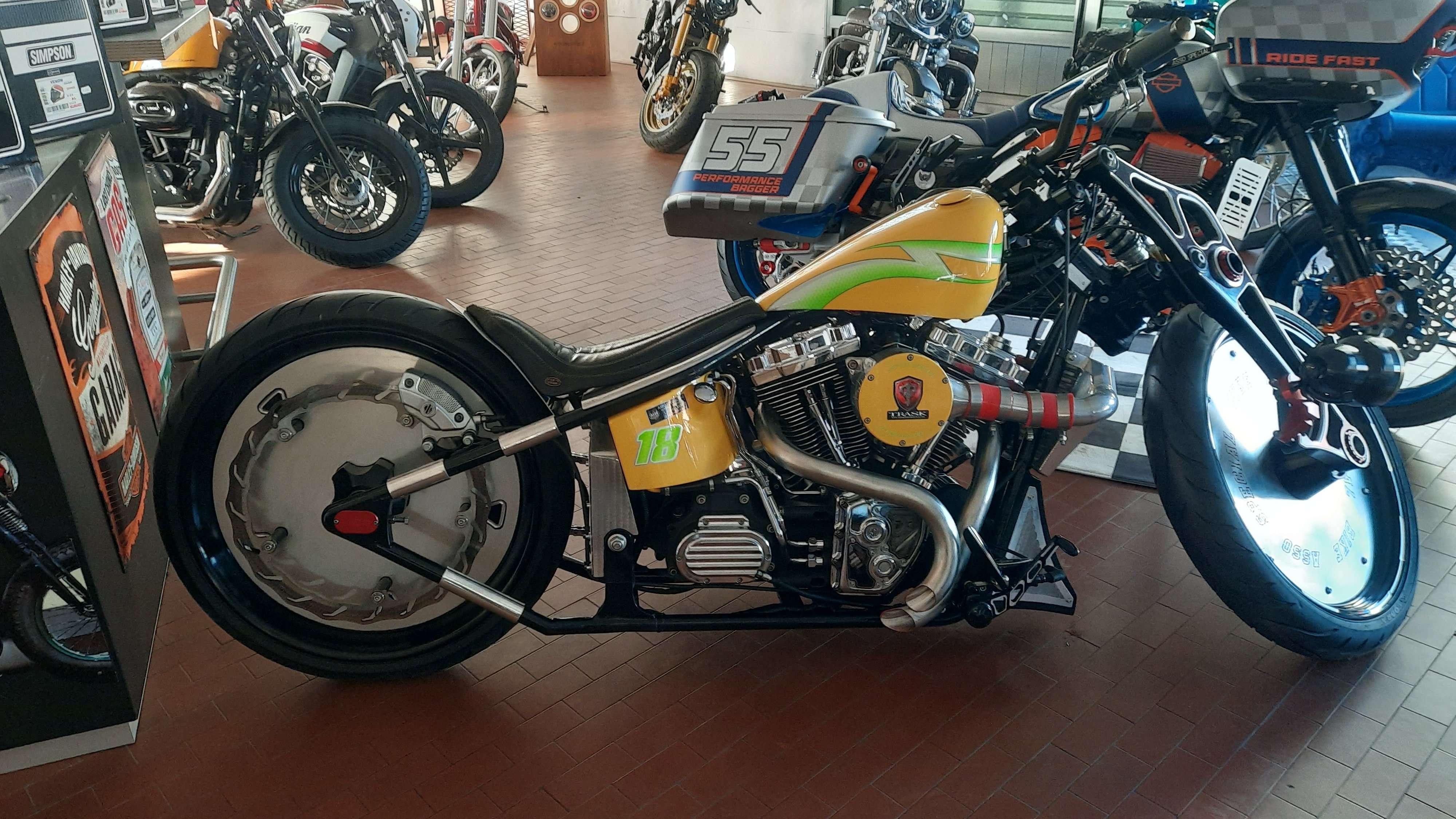 Harley-Davidson Custom BikeCHOPPER