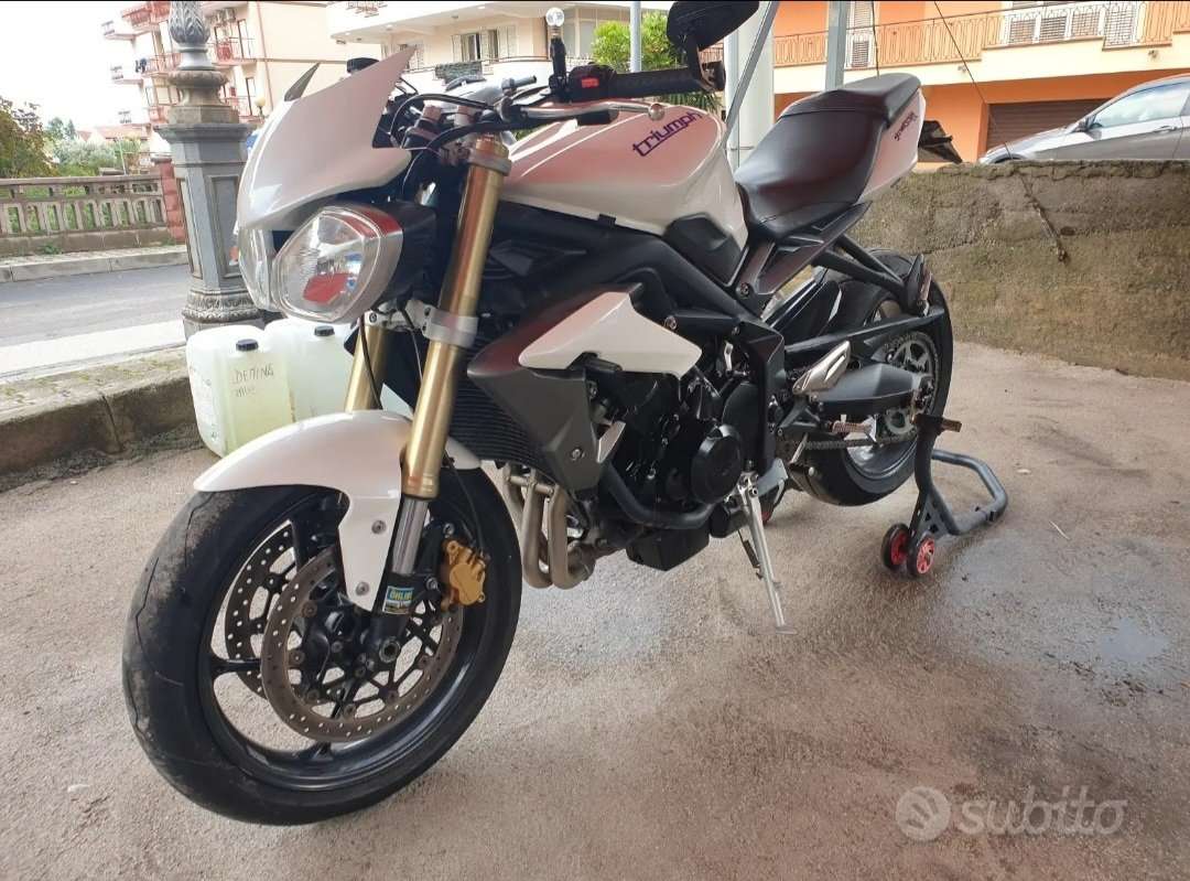 Triumph Street Triple 675