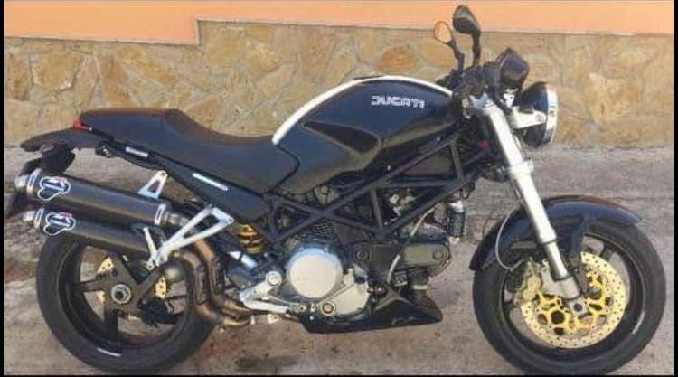 Ducati Monster S2RDark