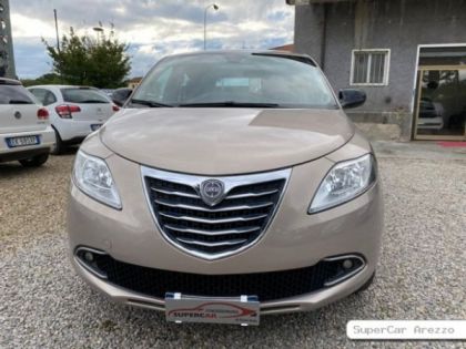 LANCIA Ypsilon 3ª serie Ypsilon 0.9 TwinAir 5 porte Metano Ecochic Silver