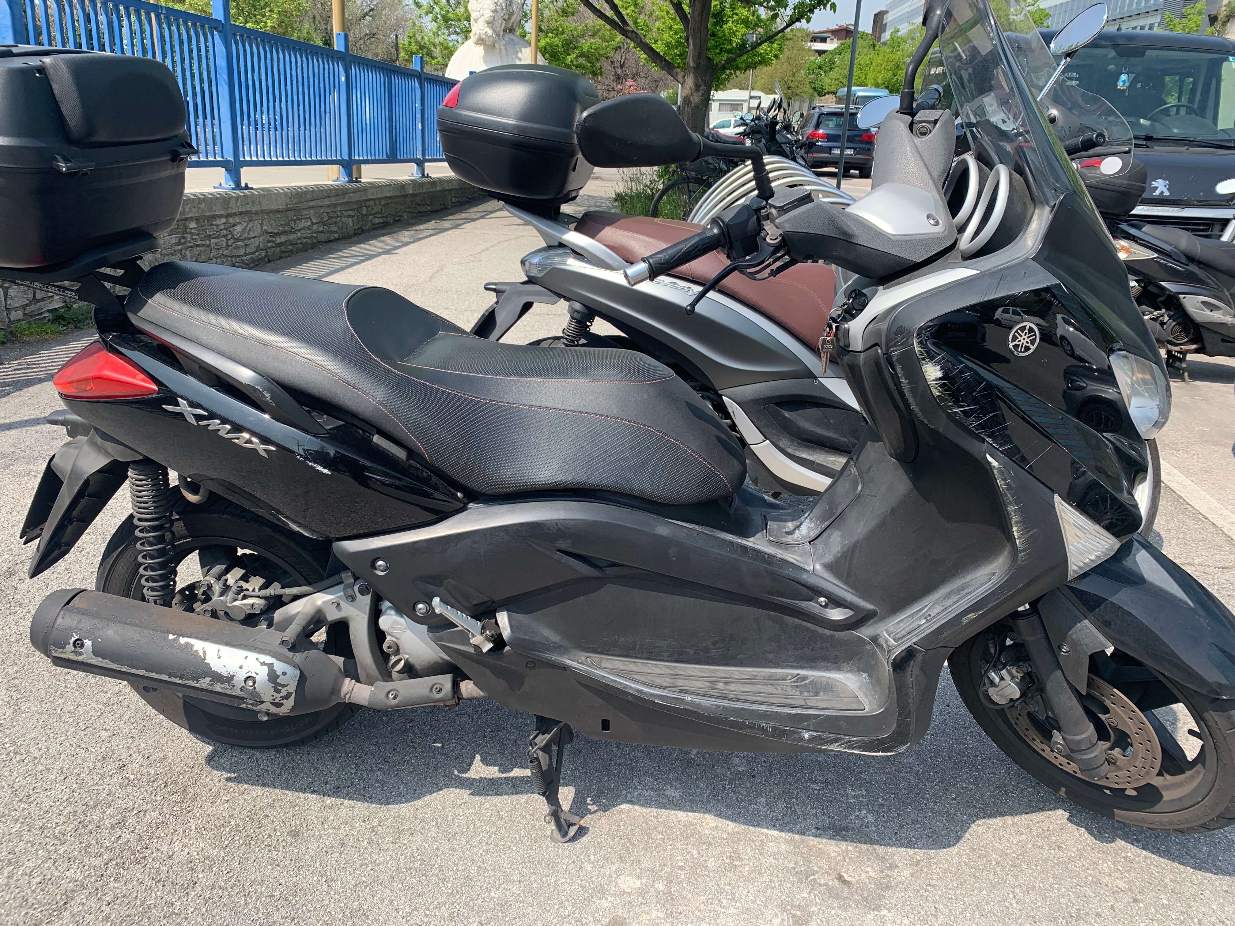 Yamaha X-Max 250