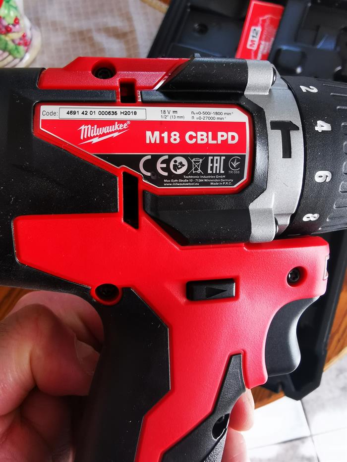 TRAPANO-AVVITATORE MILWAUKEE M18 CBLPD-402C BRUSHLESS