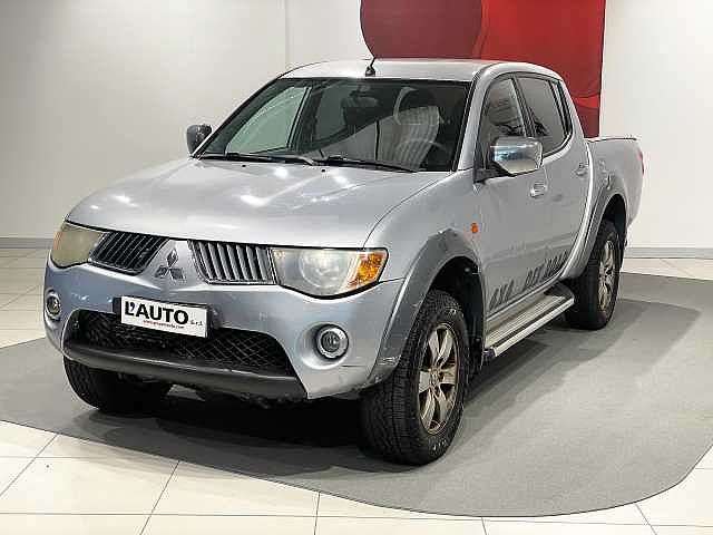 Mitsubishi L2002.5 DI-D 136CV Double Cab Invite