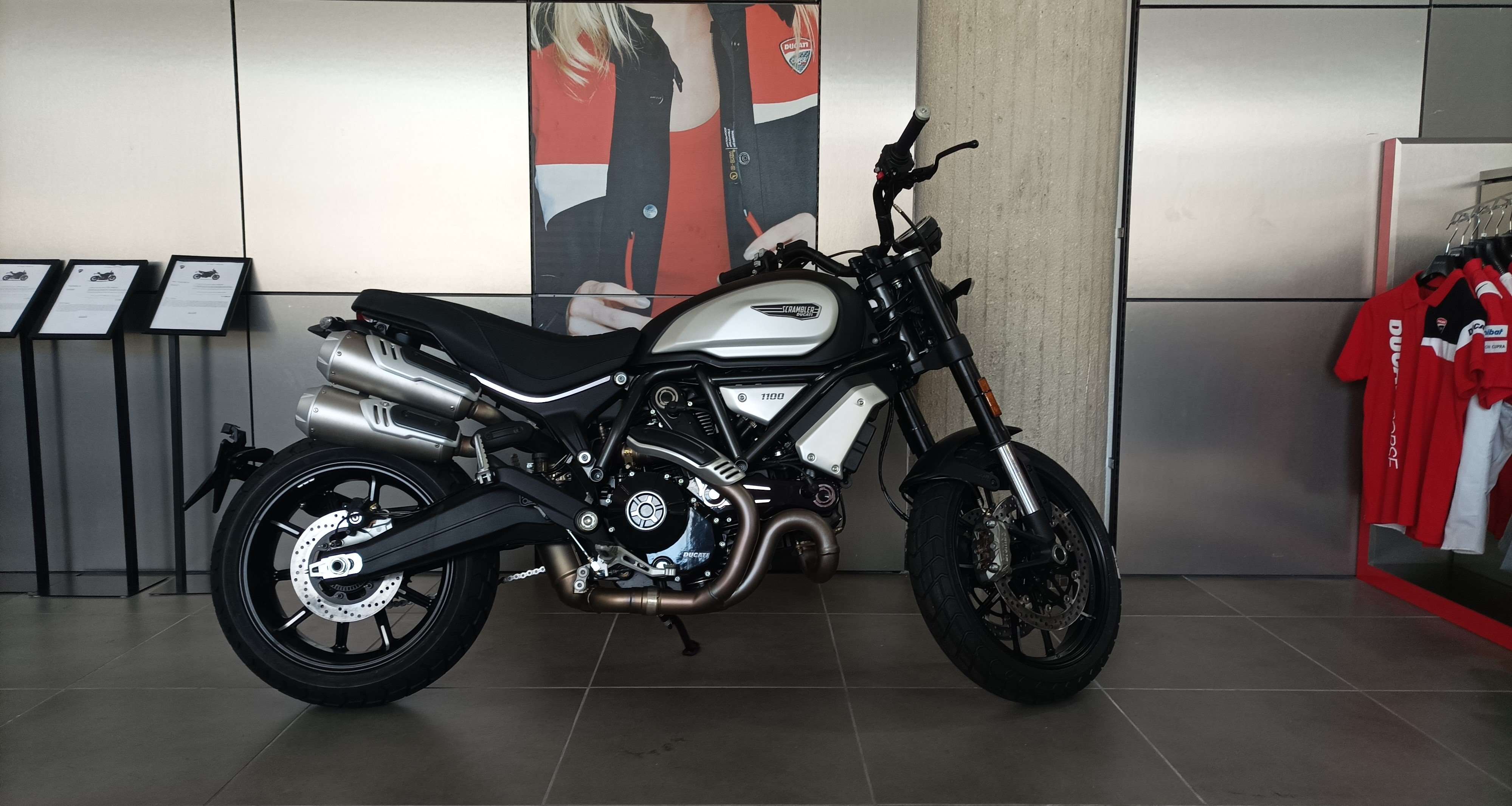 Ducati Scrambler1100 Dark Pro