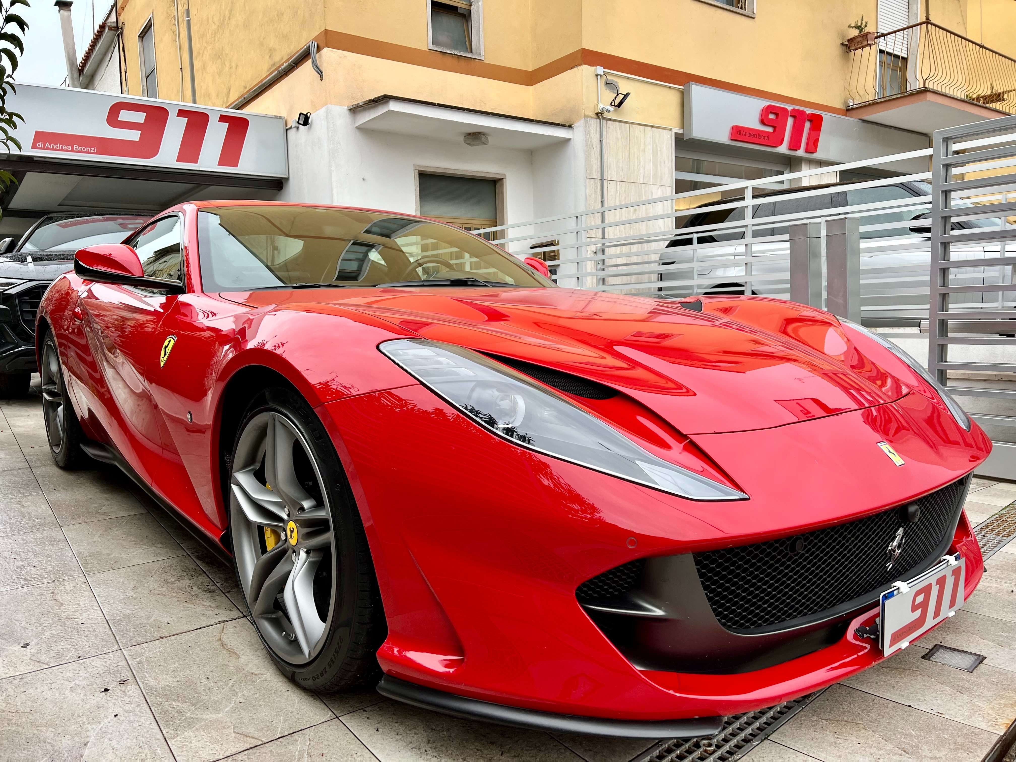 Ferrari 812Superfast 6.5 dct LEDS Telecamere iva esposta