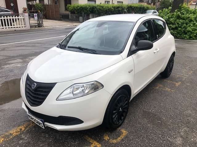 Lancia YpsilonYpsilon 1.2 8v Gold ecochic Gpl 69cv E6