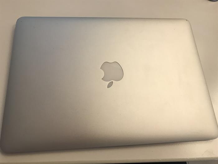 MACBOOK AIR