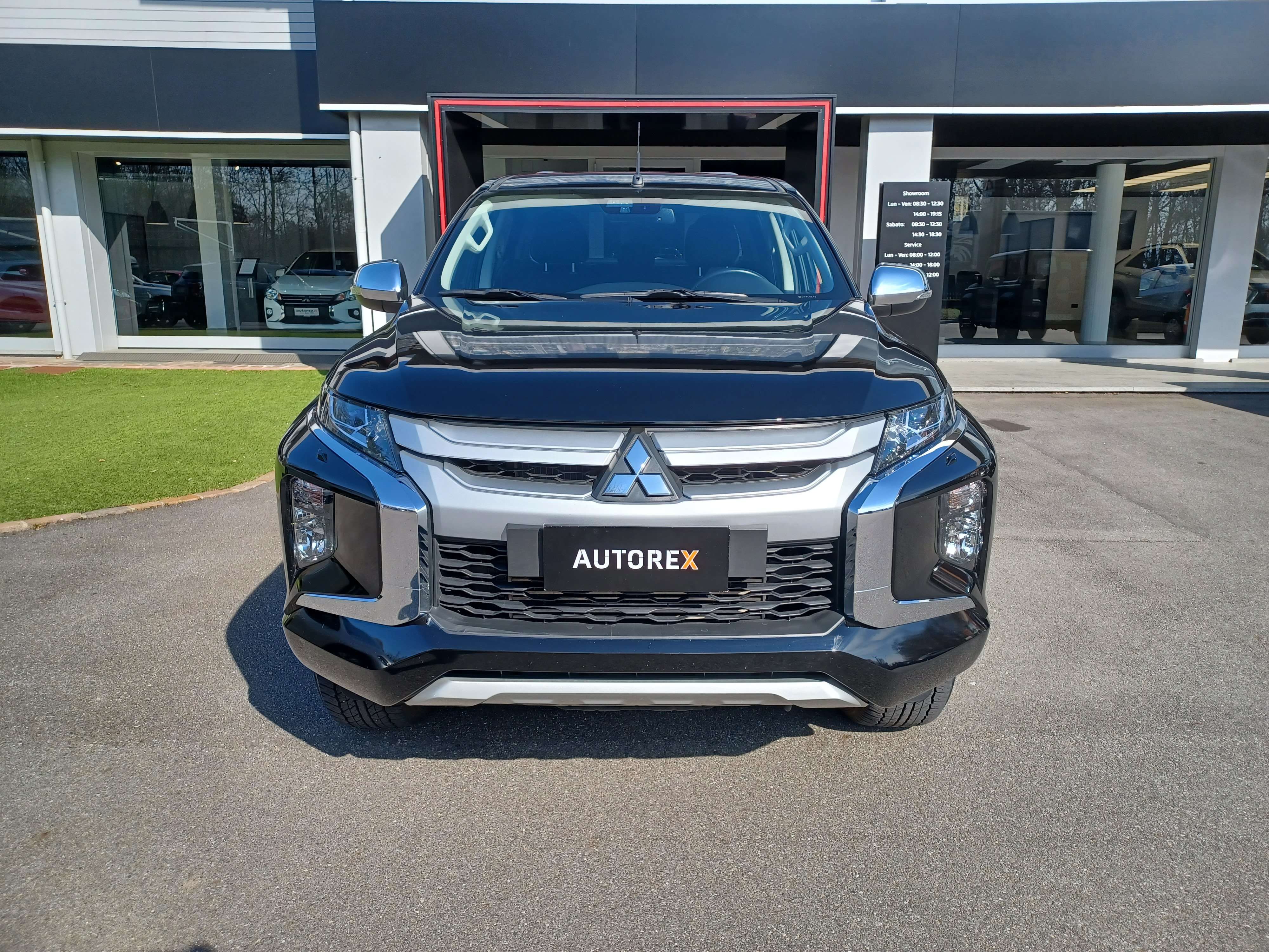 Mitsubishi L200L200 d.cab 2.3d Intense 4wd 150cv auto