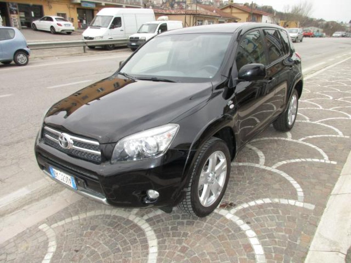 TOYOTA RAV 4 2.2 d-4d Luxury 177 cv full optional garantita