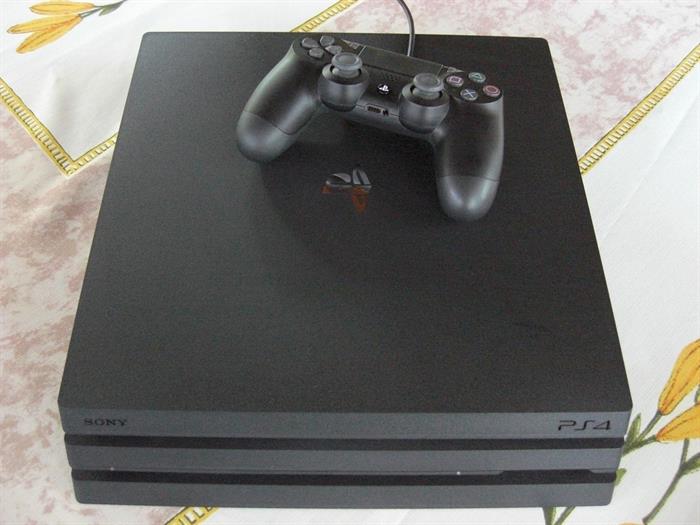 PS4 PRO