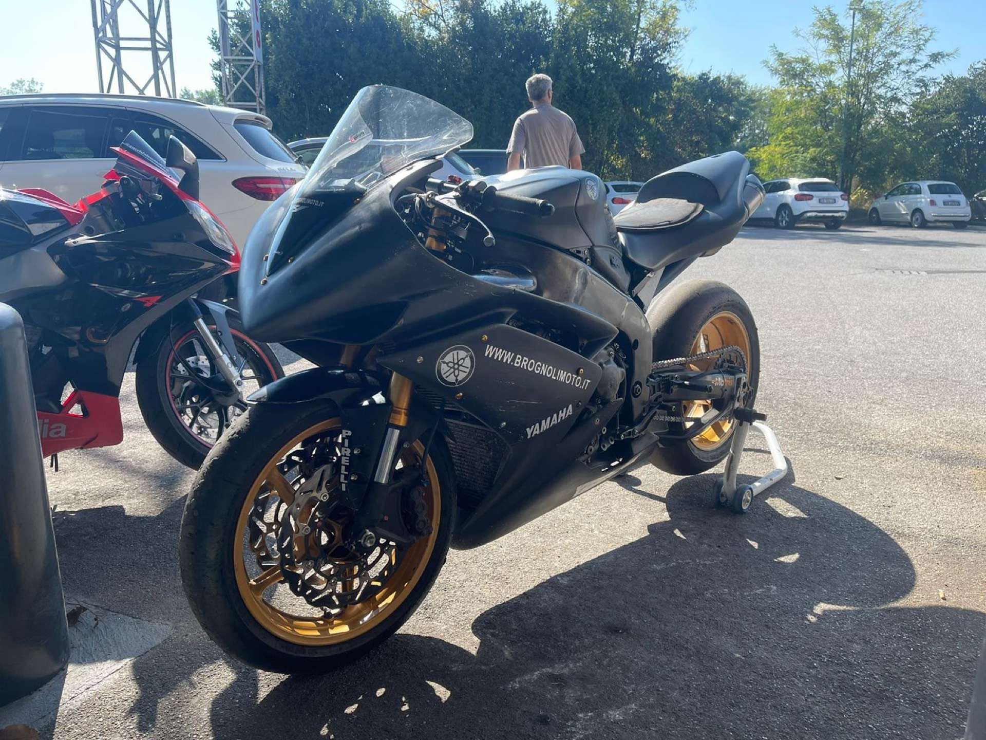 Yamaha YZF-R1pronto pista