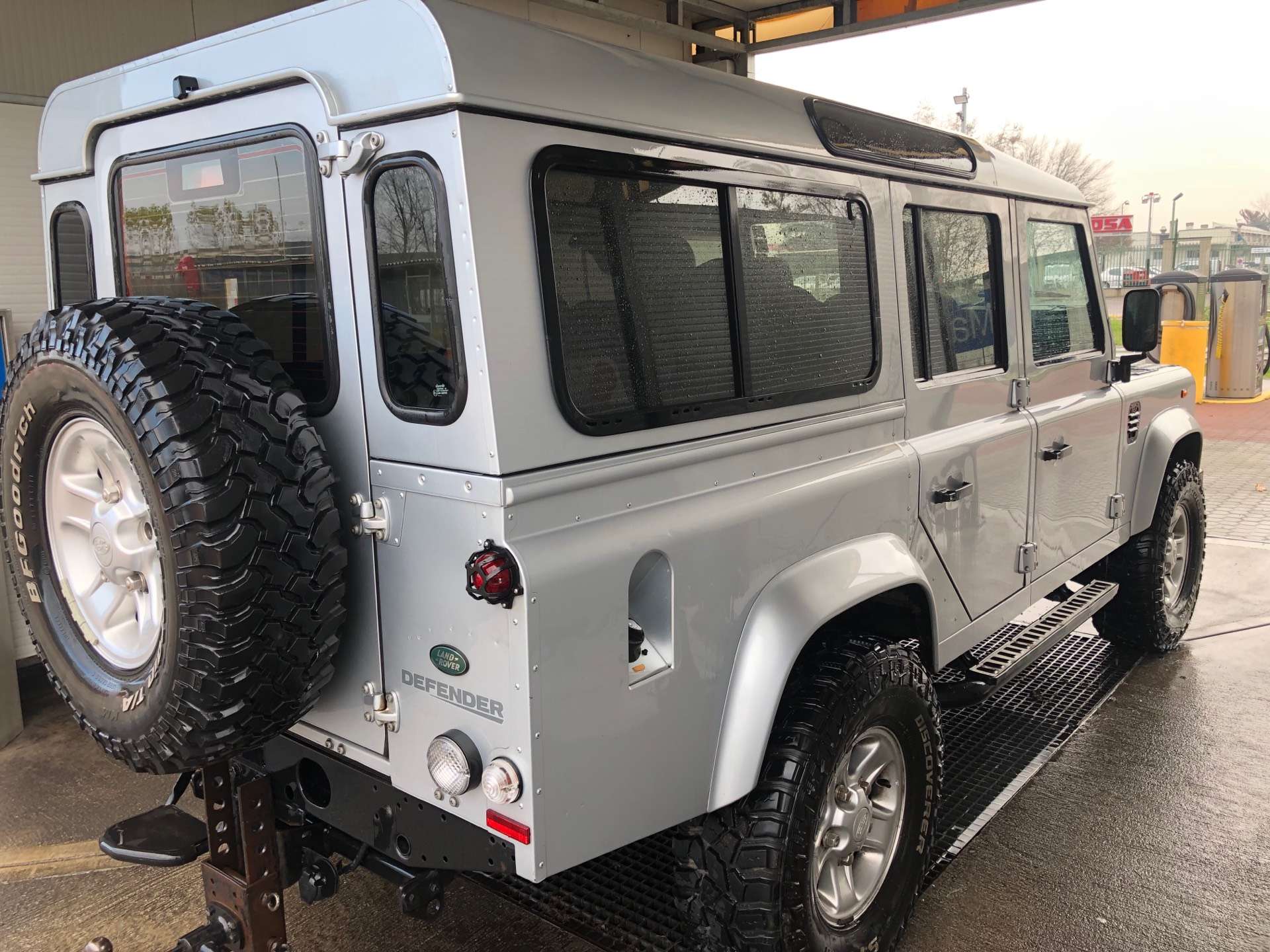 Land Rover Defender110 2.2 td SW