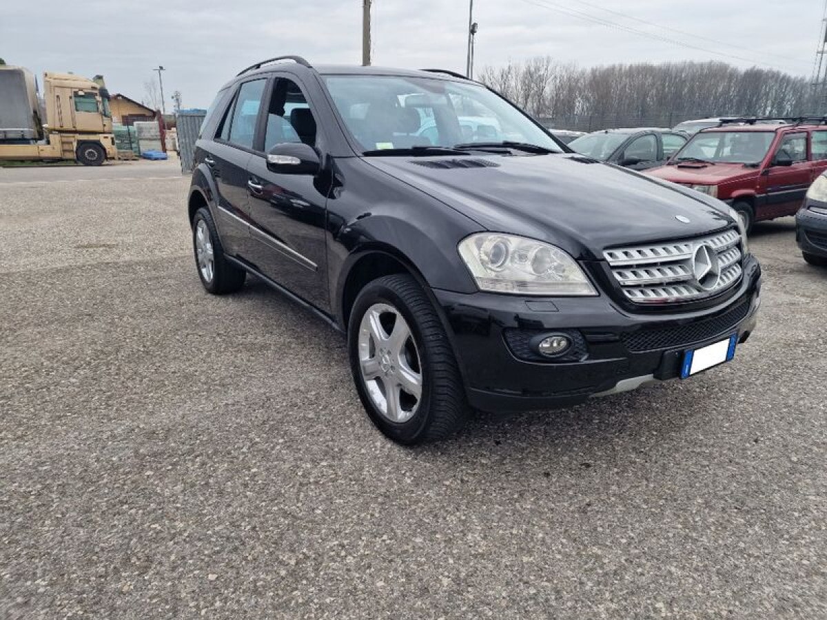 MERCEDES Classe M (W164) ML 320 CDI Sport