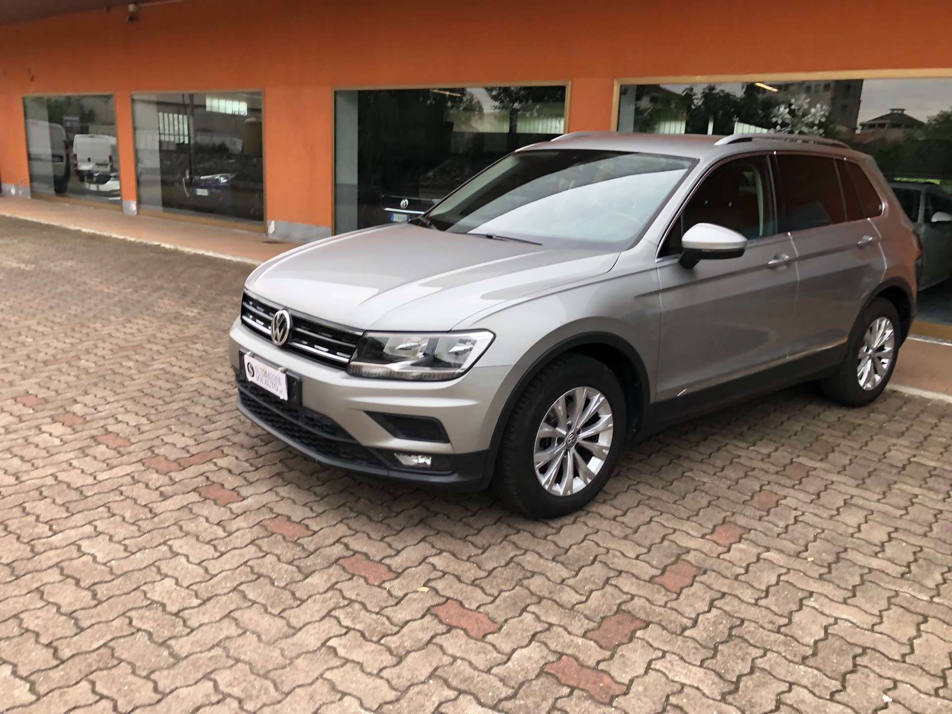 Volkswagen Tiguan2.0 tdi Business 150cv dsg Navy App Front + Line