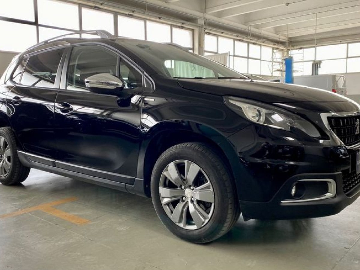 PEUGEOT 2008 BlueHDi 100 S&S Style