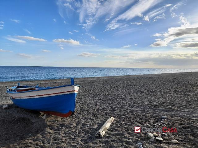 Vsa225 roccalumera, grazioso ed arredato  appartamento a 20 metri dal mare ( no vista mare )