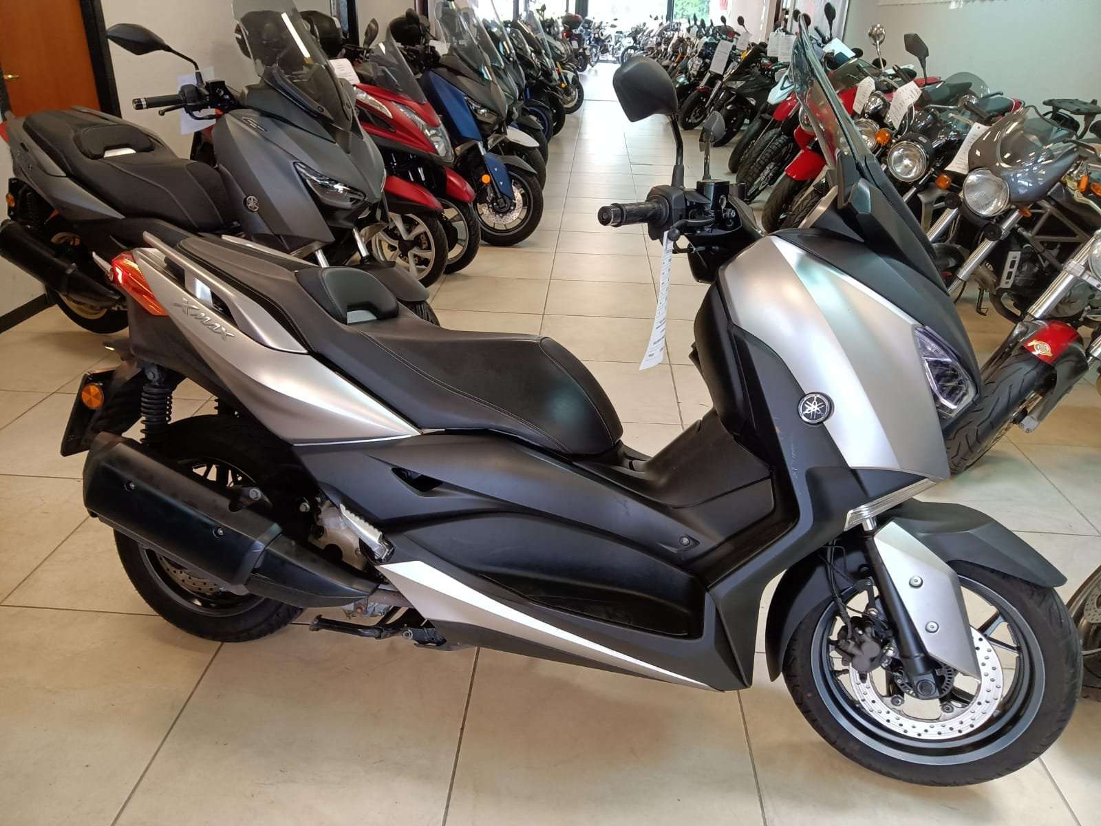 Yamaha X-Max 300