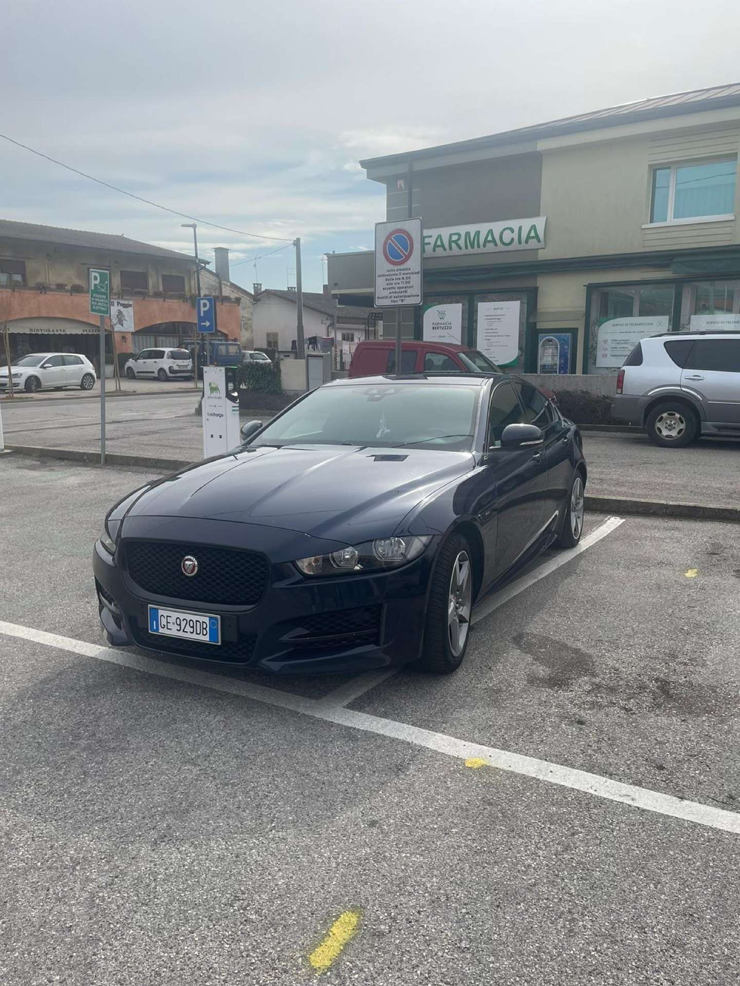 Jaguar XE2.0d R-Sport awd 180cv auto