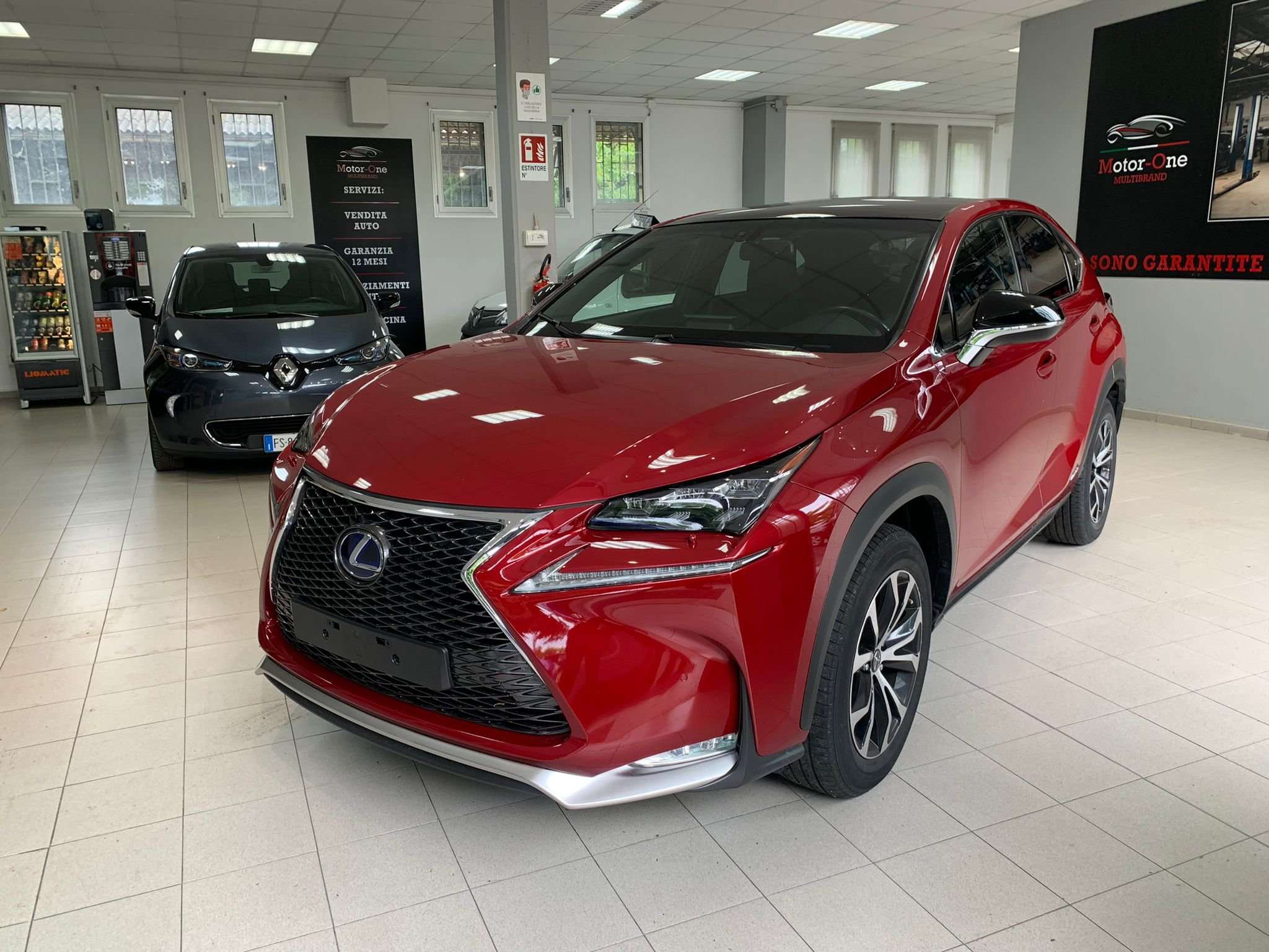 Lexus NX 300h 2.5 F-Sport 4wd cvt