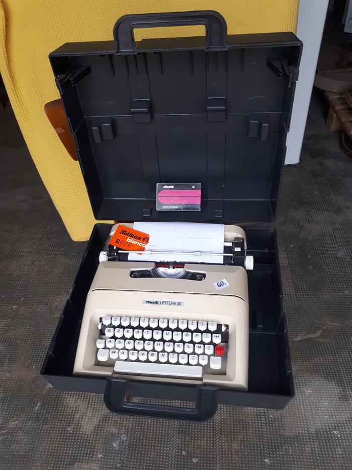 MACCHINA DA SCRIVERE OLIVETTI 35