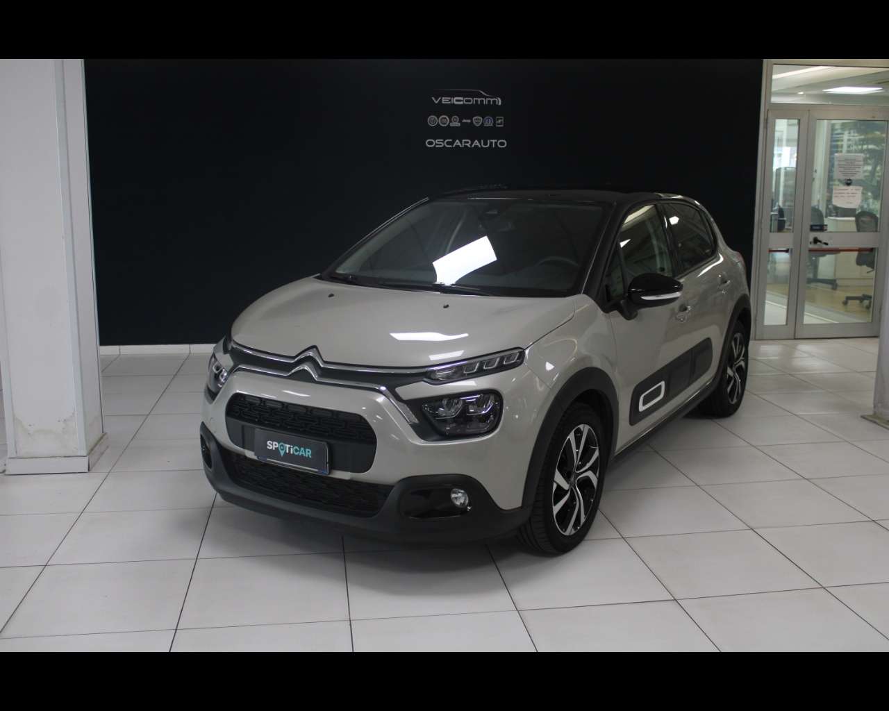 Citroen C31.2 PureTech Shine Pack