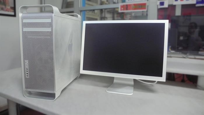 APPLE MAC PRO CON APPLE DISPLAY