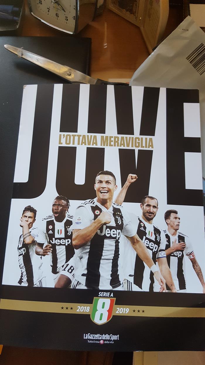 LIBRO CELEBRATIVO DELL`OTTAVO SCUDETTO DELLA JUVENTUS