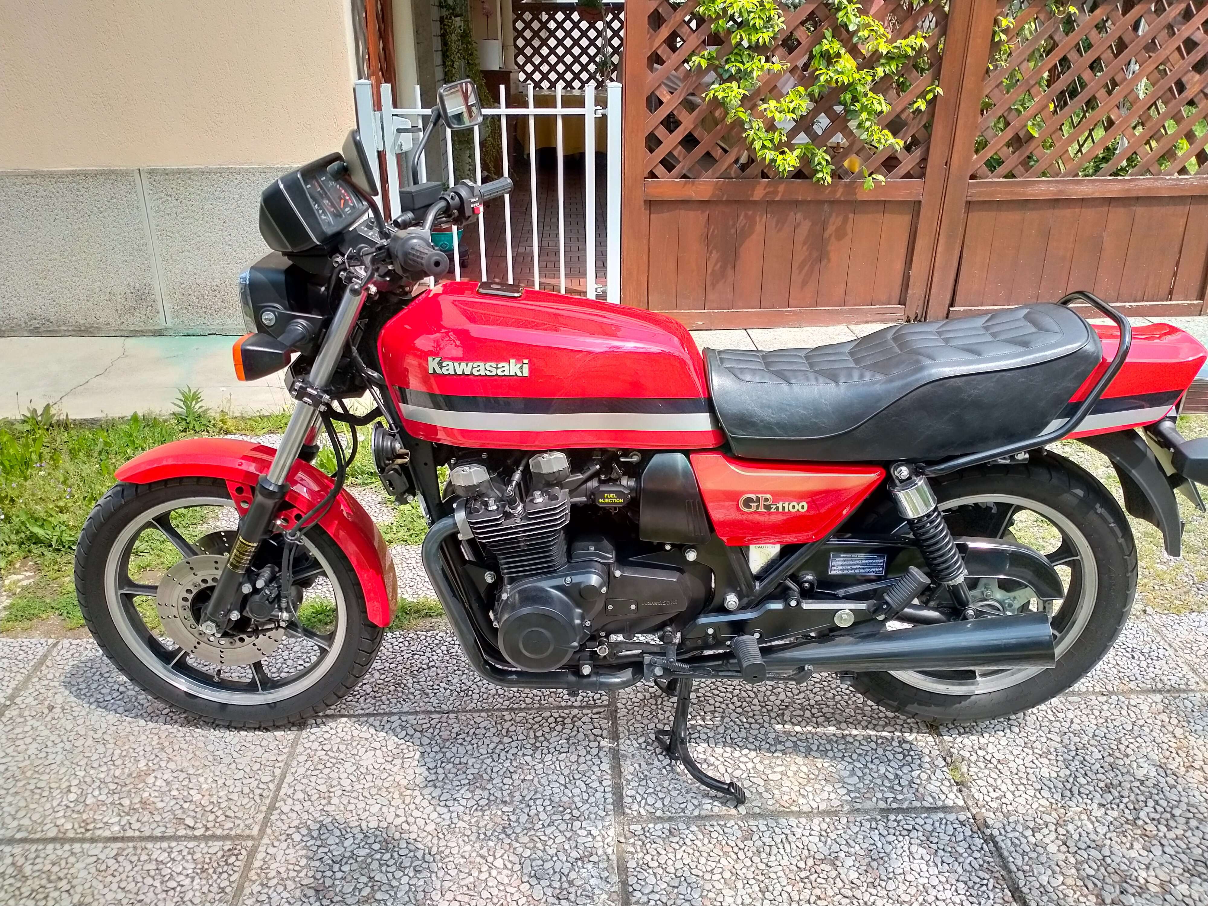 Kawasaki GPZ 1100Z 1100 GP