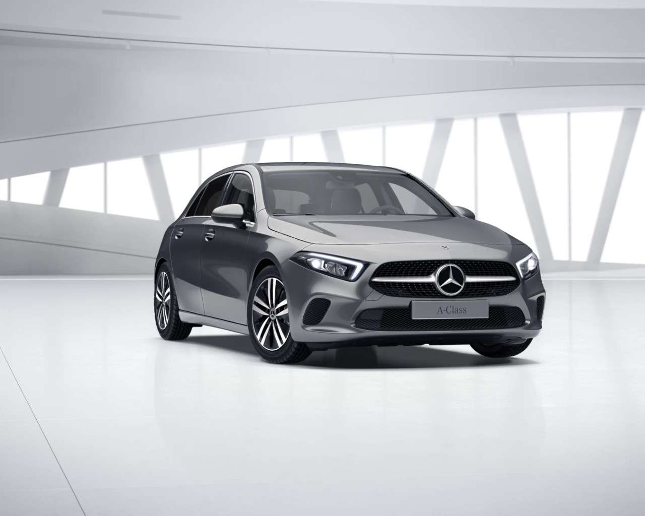 Mercedes-Benz A 250ibrida benzina con 70km di autonomia elettrica