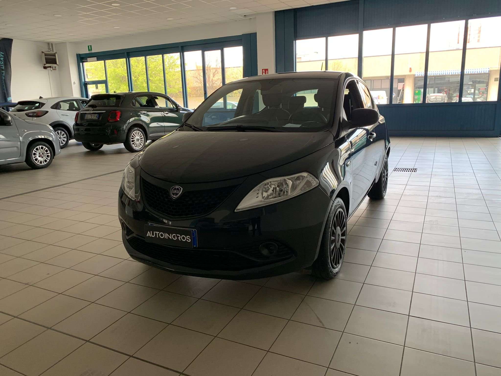 Lancia Ypsilon1.0 firefly hybrid Silver s