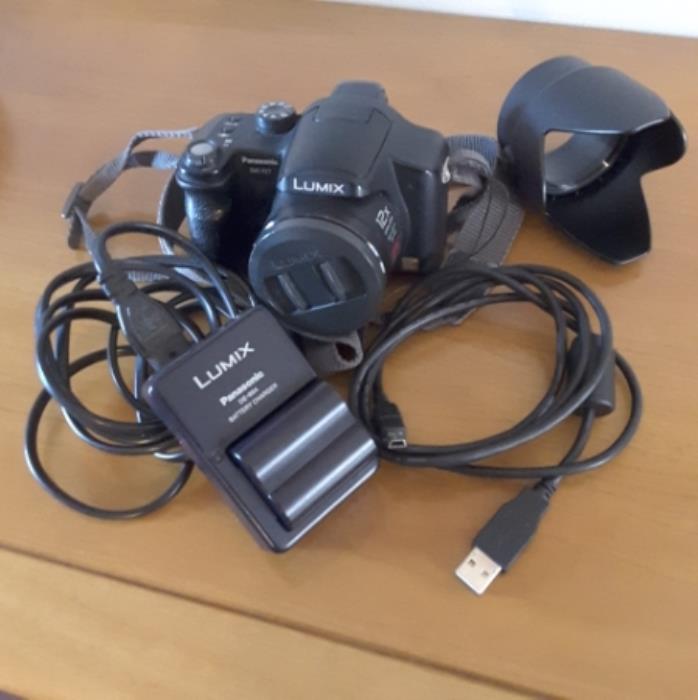 LUMIX DMC FZ7