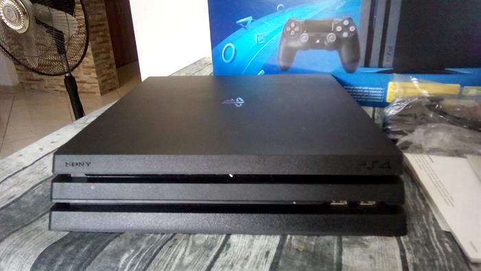 PS4 PRO 1TB