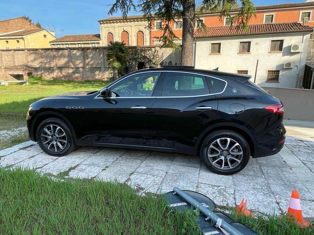 Maserati Levante3.0 V6 275cv auto my19