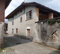 Casa indipendente centro paese .