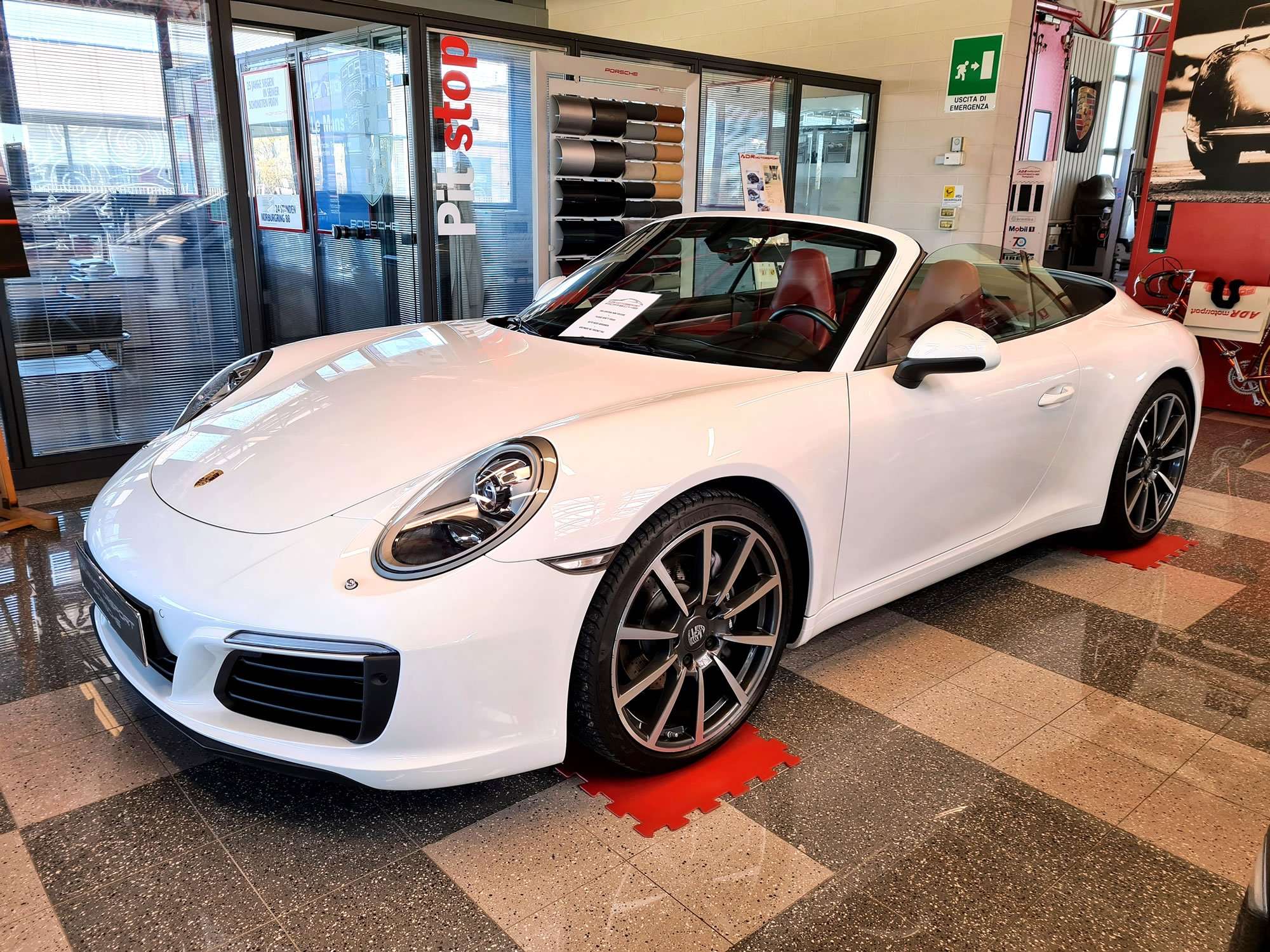 Porsche 991911 Carrera Cabrio MK2 991.2