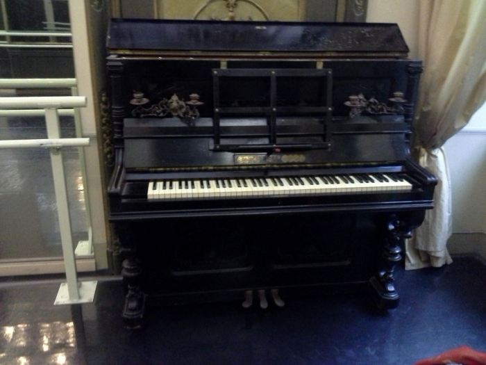 PIANOFORTE VERTICALE