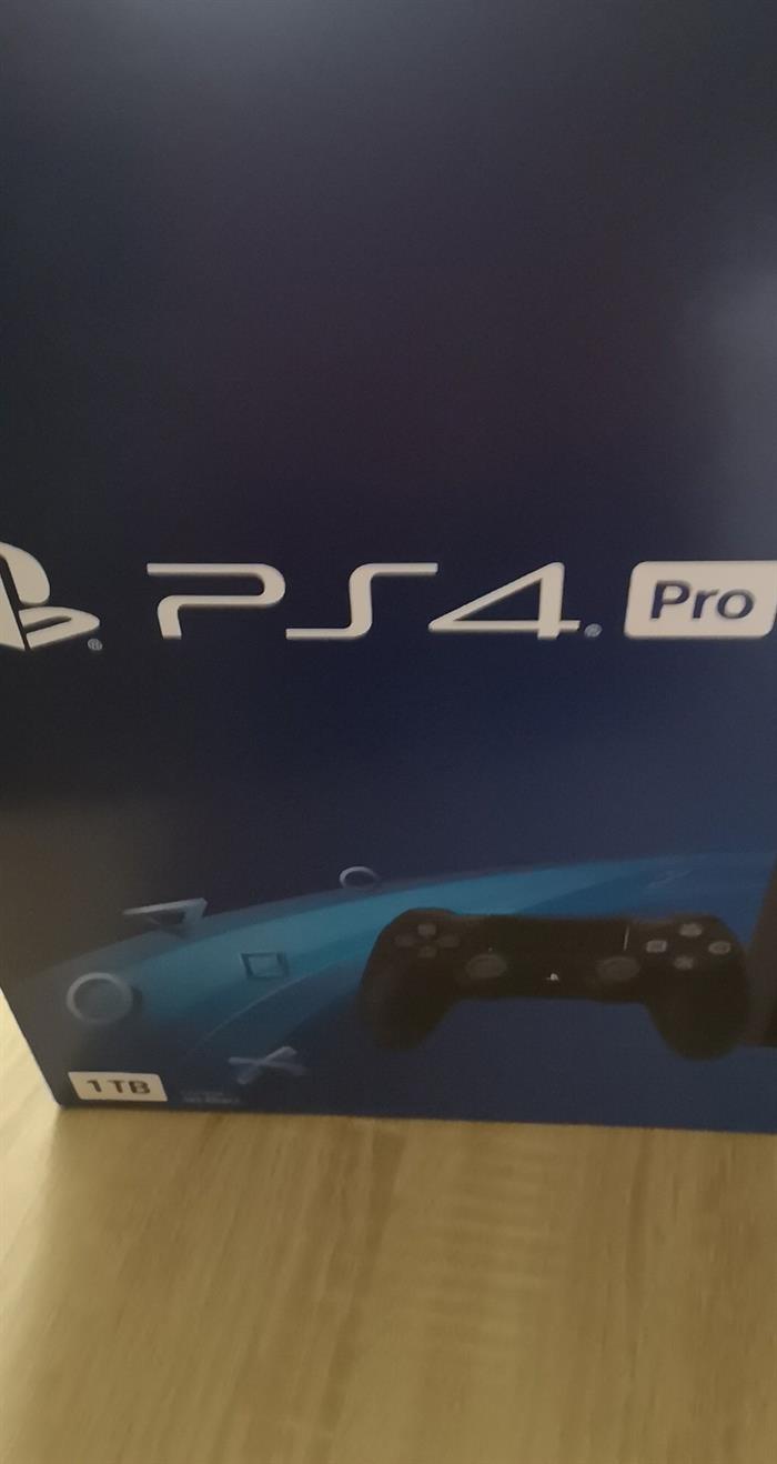 PS4 PRO