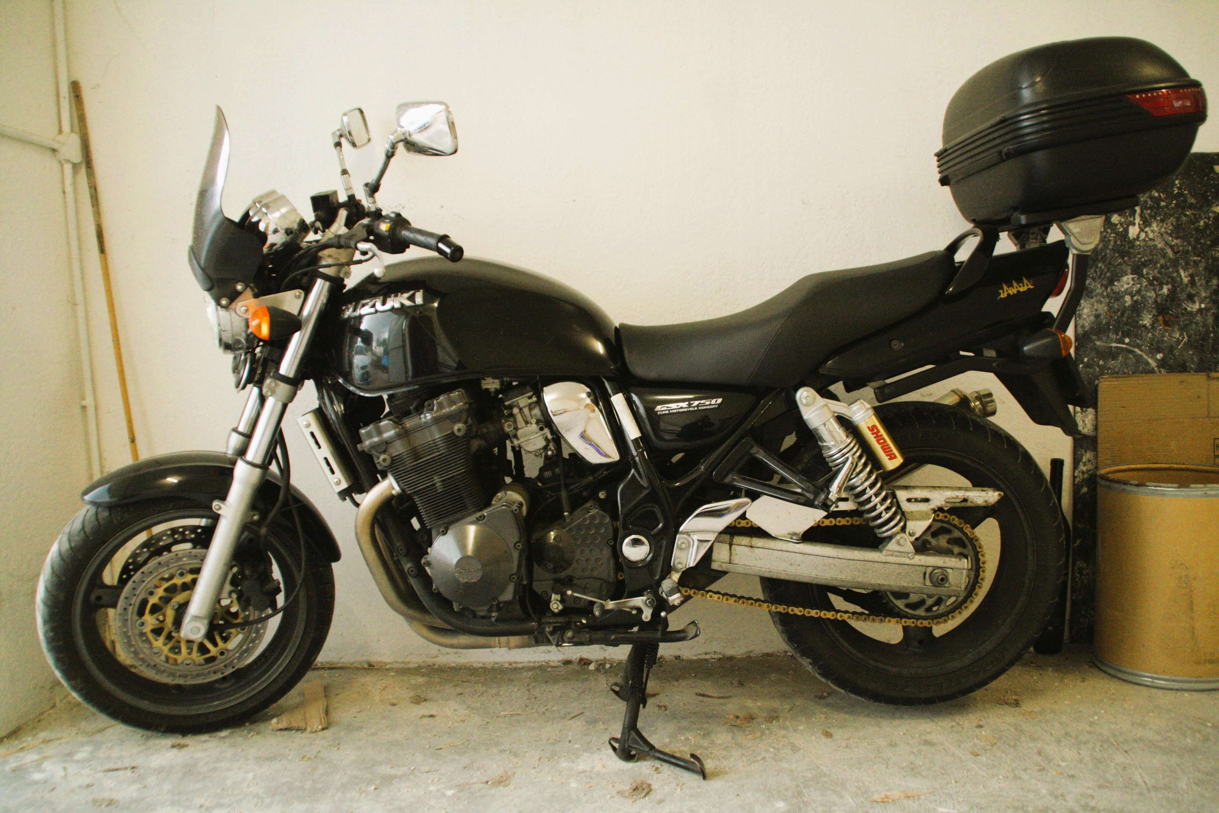 Suzuki GSX 750