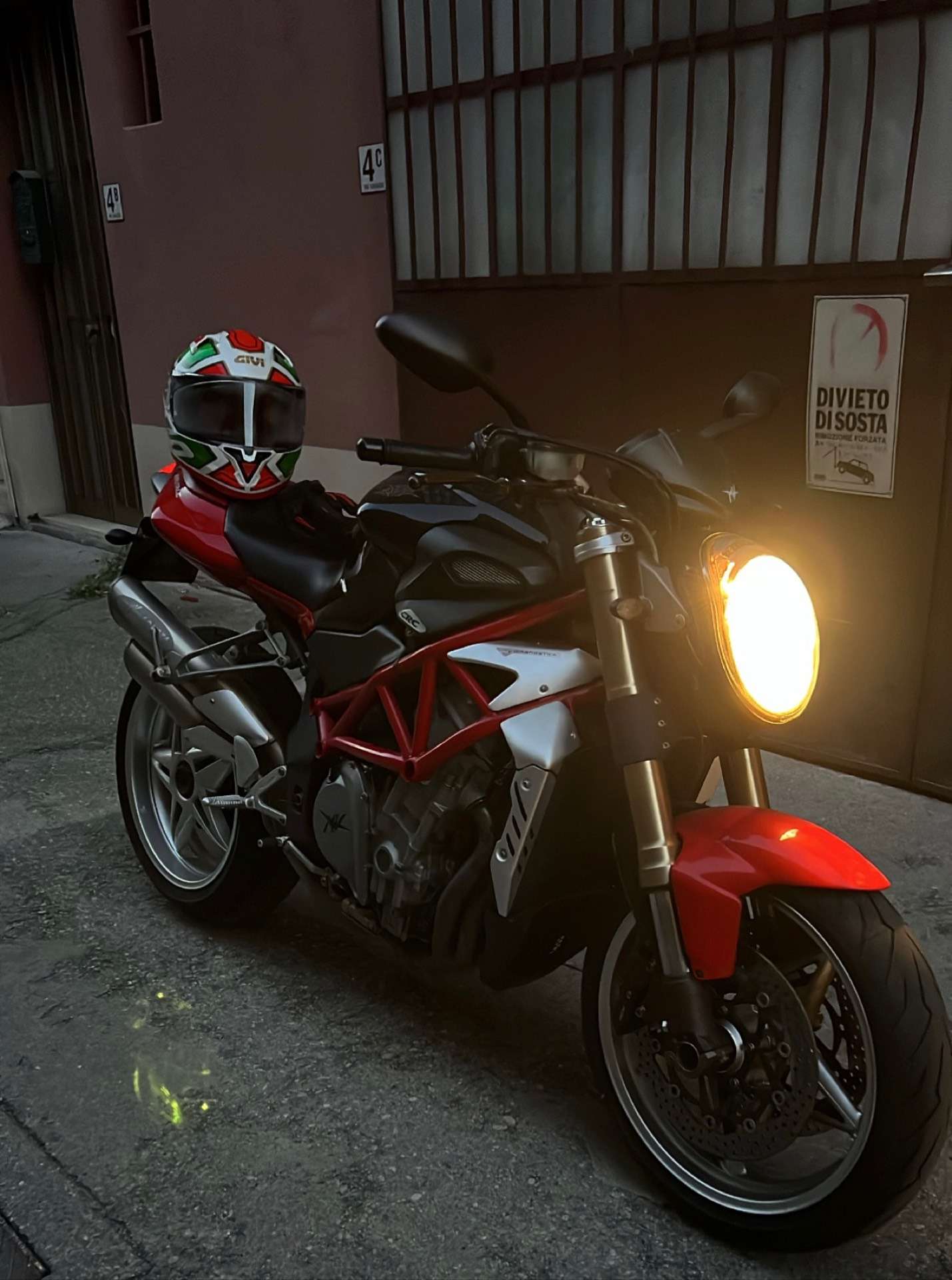 MV Agusta 750 S