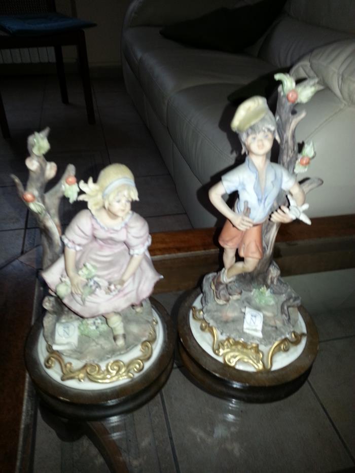 2 STATUINE CAPODIMONTE