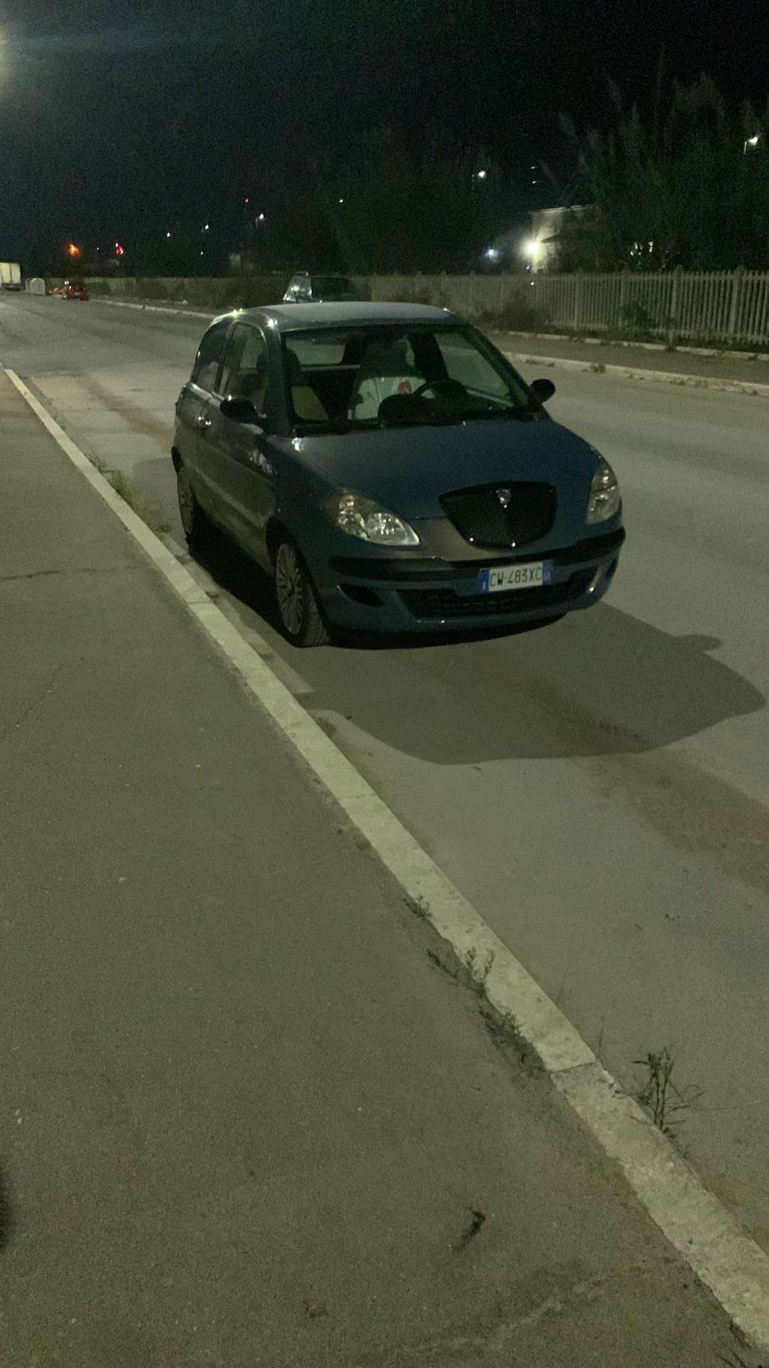 Lancia Ypsilon1.2 8v Argento neopatentati