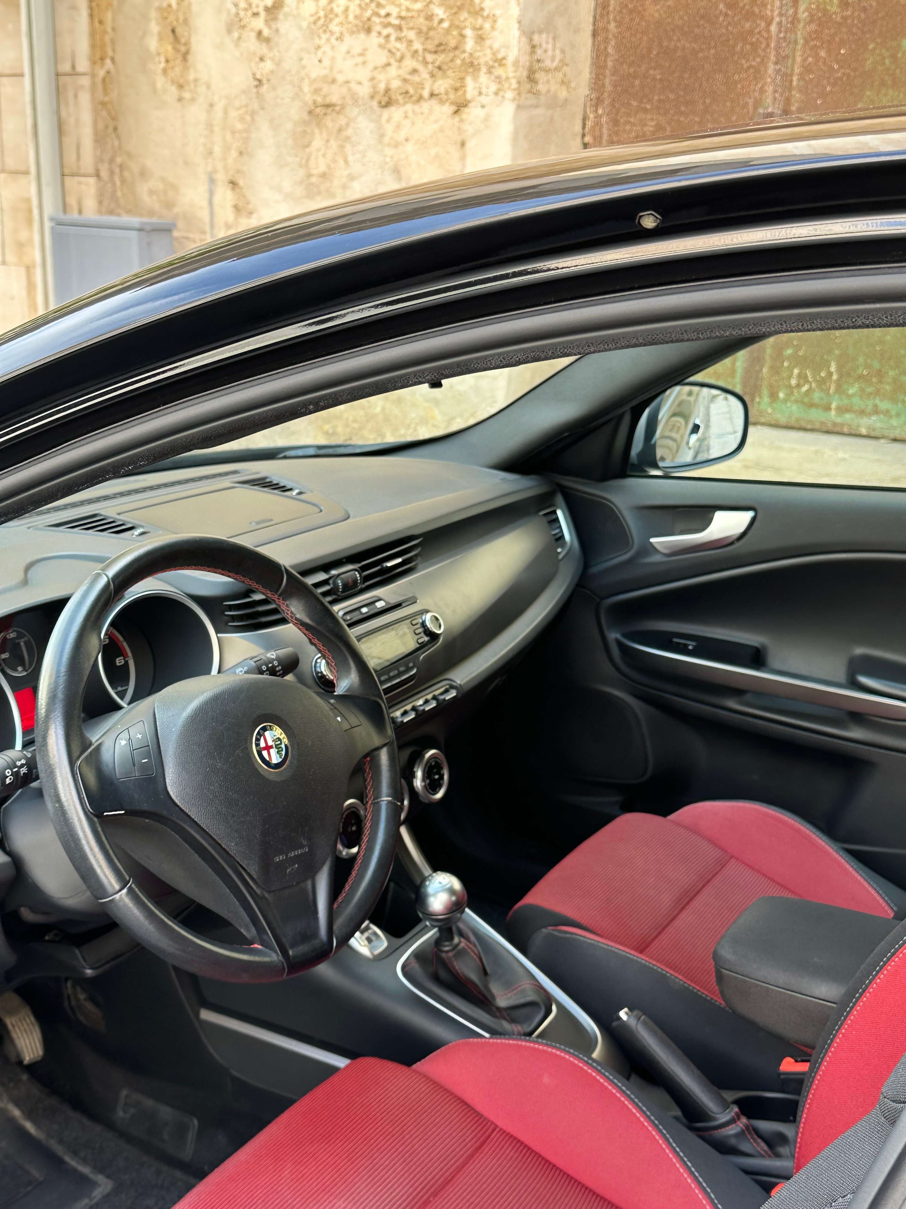 Alfa Romeo GiuliettaGiulietta III 2010 2.0 jtdm Veloce 140cv