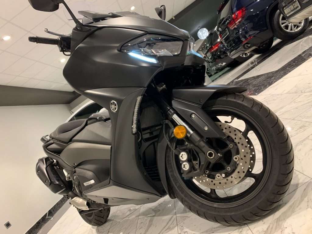 Yamaha T-Max 560 48CV NERO OPACO