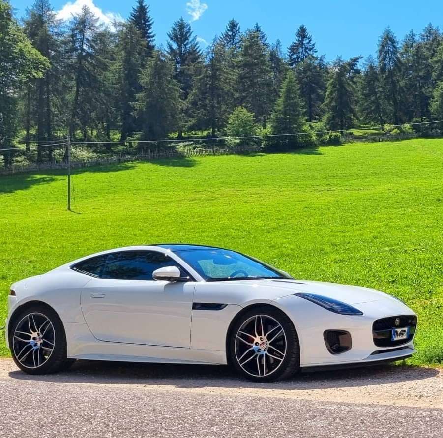 Jaguar F-TypeF-Type Coupe 2.0 i4 Chequered Flag rwd 300cv auto