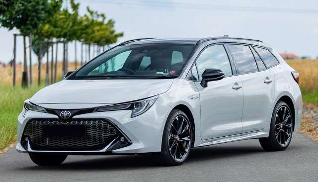 Toyota CorollaGR SPORT 2.0 Hybrid TS